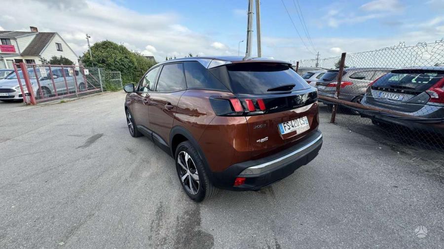 Brown Peugeot 3008 2020 in Taurage, with an engine capacity of 1.50 L and mileage of 178 thousand km for 10400 €, photo 6 on AUTOMOTO.COM.LV