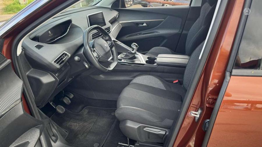 Brown Peugeot 3008 2020 in Taurage, with an engine capacity of 1.50 L and mileage of 178 thousand km for 10400 €, photo 10 on AUTOMOTO.COM.LV