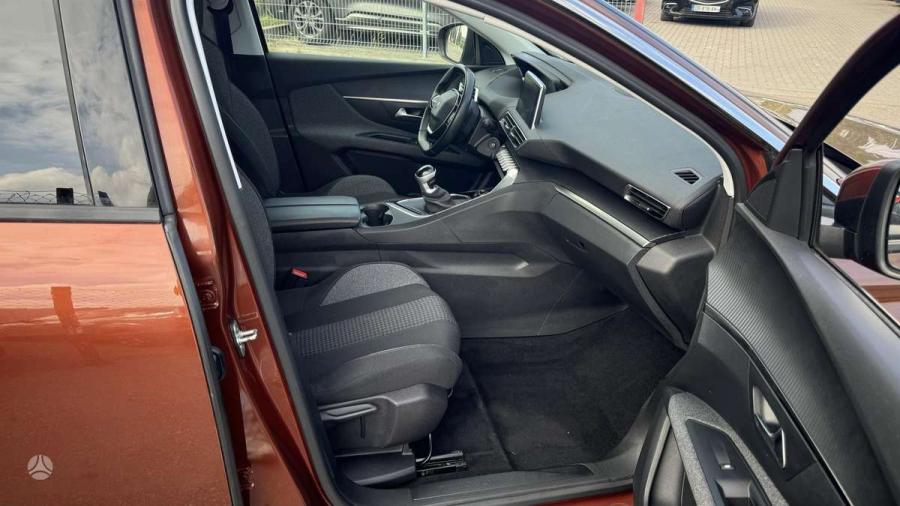 Brown Peugeot 3008 2020 in Taurage, with an engine capacity of 1.50 L and mileage of 178 thousand km for 10400 €, photo 11 on AUTOMOTO.COM.LV