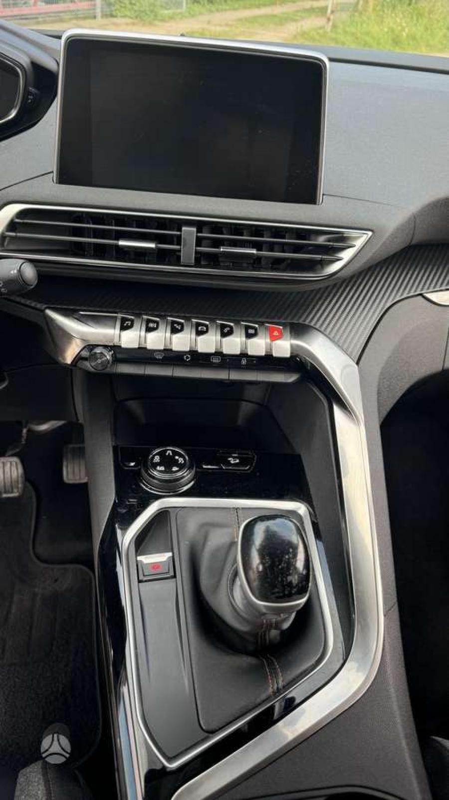Brown Peugeot 3008 2020 in Taurage, with an engine capacity of 1.50 L and mileage of 178 thousand km for 10400 €, photo 14 on AUTOMOTO.COM.LV