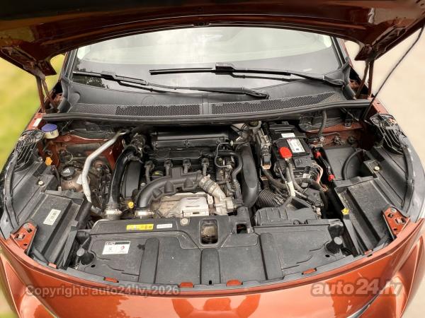 Brown Peugeot 3008 2017 in Rakvere, with an engine capacity of 1.60 L and mileage of 180 thousand km for 12500 €, photo 6 on AUTOMOTO.COM.LV