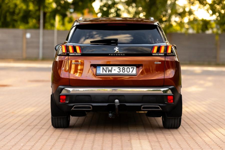 Brown Peugeot 3008 2017 in Riga, with an engine capacity of 1.20 L and mileage of 201 thousand km for 13490 €, photo 5 on AUTOMOTO.COM.LV
