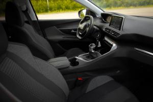 Brown Peugeot 3008 2017 in Riga, with an engine capacity of 1.20 L and mileage of 201 thousand km for 13490 €, photo 9 on AUTOMOTO.COM.LV