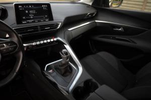 Brown Peugeot 3008 2017 in Riga, with an engine capacity of 1.20 L and mileage of 201 thousand km for 13490 €, photo 16 on AUTOMOTO.COM.LV
