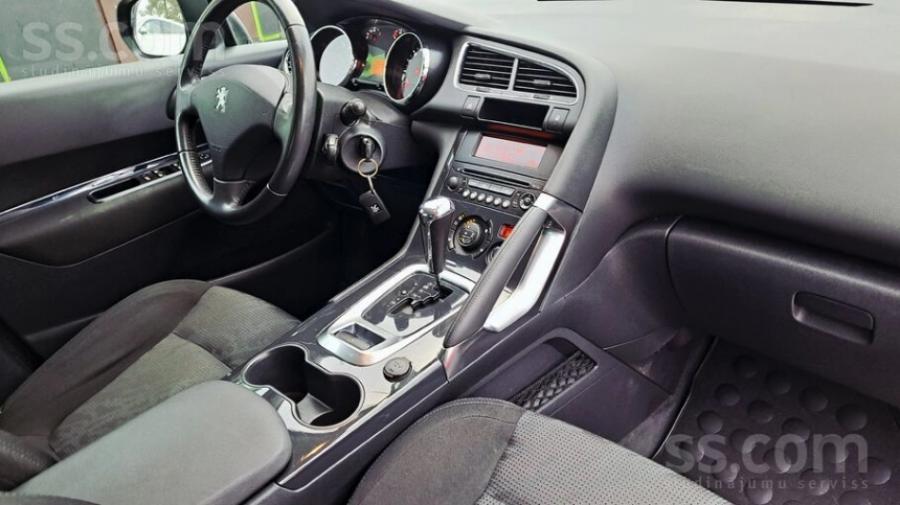 Peugeot 3008 2011 in Riga, with an engine capacity of 2.00 L and mileage of 186 thousand km for 4500 €, photo 12 on AUTOMOTO.COM.LV