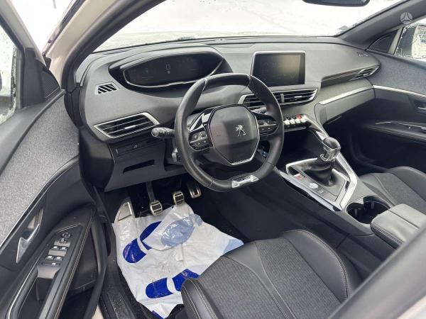 Peugeot 3008 2017 in Taurage, with an engine capacity of 1.20 L and mileage of 92 thousand km for 10900 €, photo 8 on AUTOMOTO.COM.LV