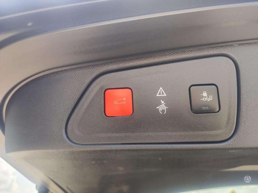 Peugeot 3008 2018 in Siauliai, with an engine capacity of 1.60 L and mileage of 140 thousand km for 12700 €, photo 15 on AUTOMOTO.COM.LV