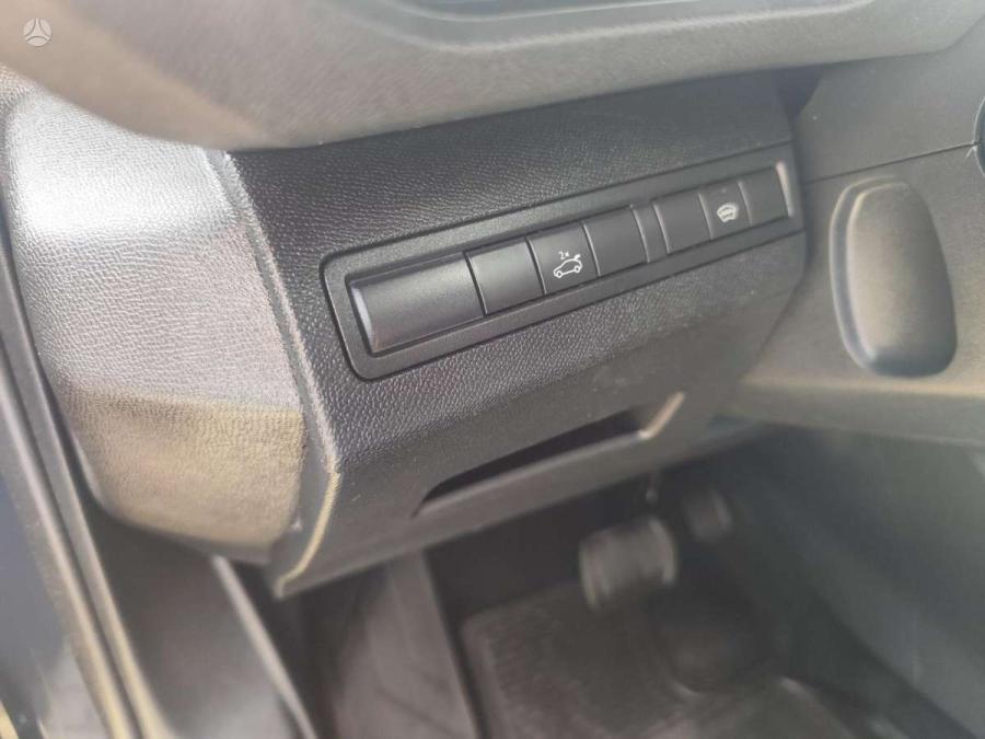 Peugeot 3008 2018 in Siauliai, with an engine capacity of 1.60 L and mileage of 140 thousand km for 12700 €, photo 19 on AUTOMOTO.COM.LV