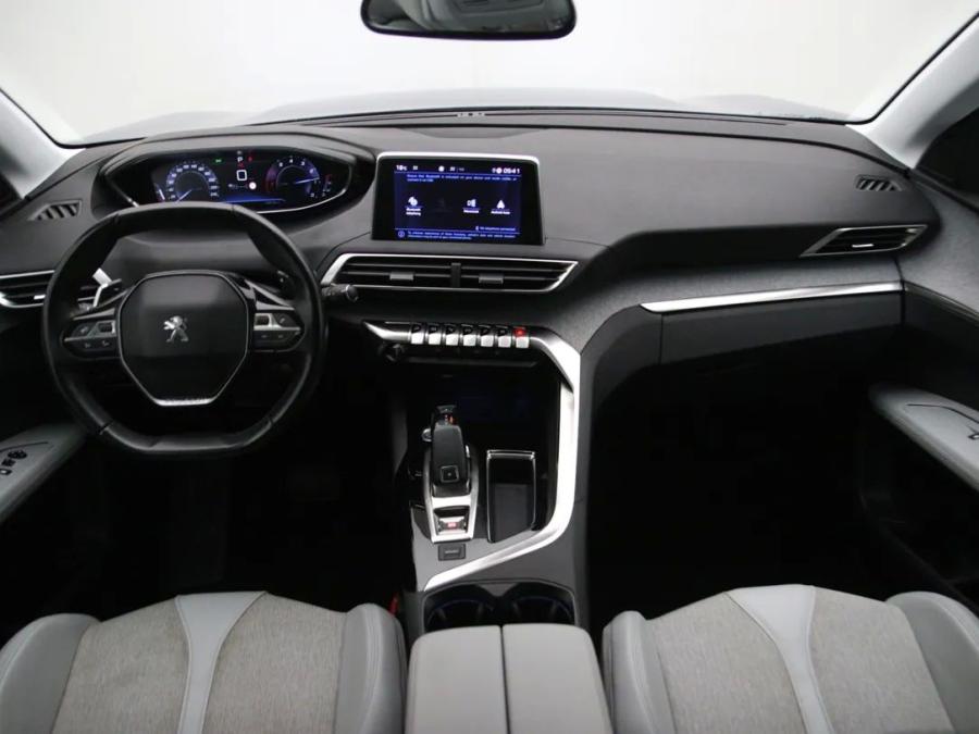 Peugeot 3008 2019 in Vilnius, with an engine capacity of 1.20 L and mileage of 184 thousand km for 11699 €, photo 3 on AUTOMOTO.COM.LV