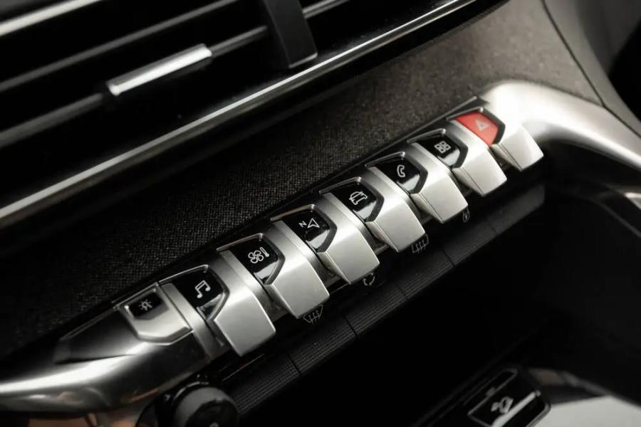 Peugeot 3008 2019 Jelgava, ar dzinēja tilpumu 1.20 L un nobraukumu 174 tūkst. km par 10990 €, foto 23 vietnē AUTOMOTO.COM.LV