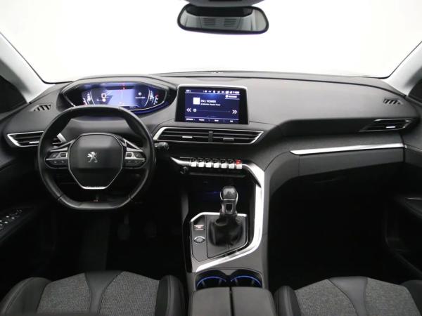 Peugeot 3008 2020 in Vilnius, with an engine capacity of 1.20 L and mileage of 151 thousand km for 12199 €, photo 2 on AUTOMOTO.COM.LV