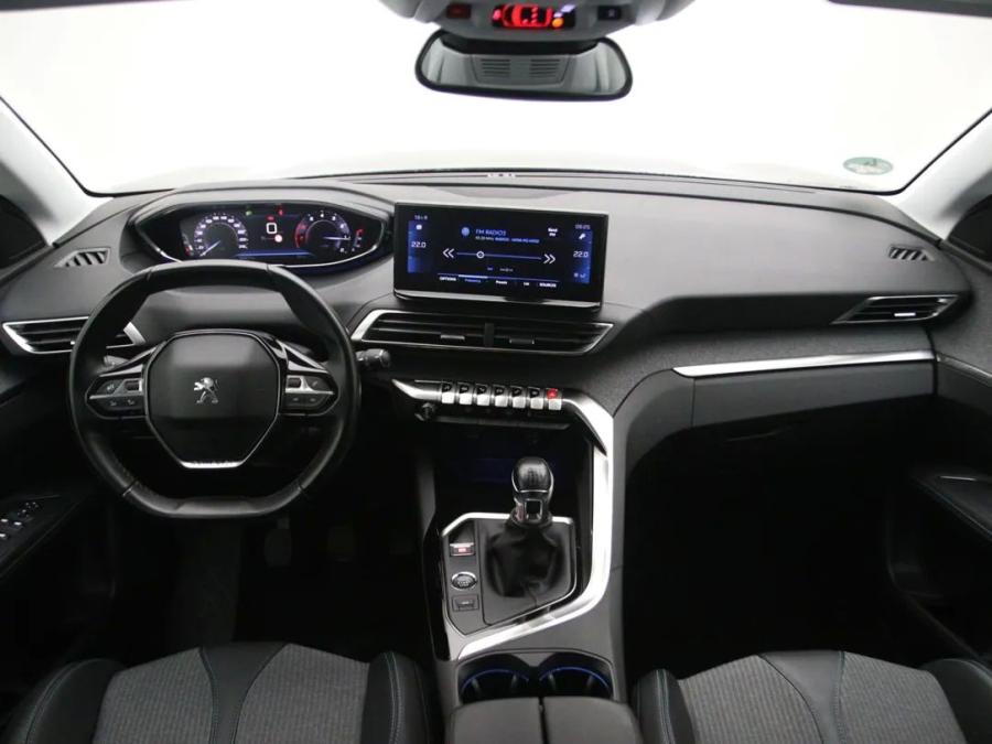 Peugeot 3008 2021 in Vilnius, with an engine capacity of 1.20 L and mileage of 162 thousand km for 13899 €, photo 3 on AUTOMOTO.COM.LV