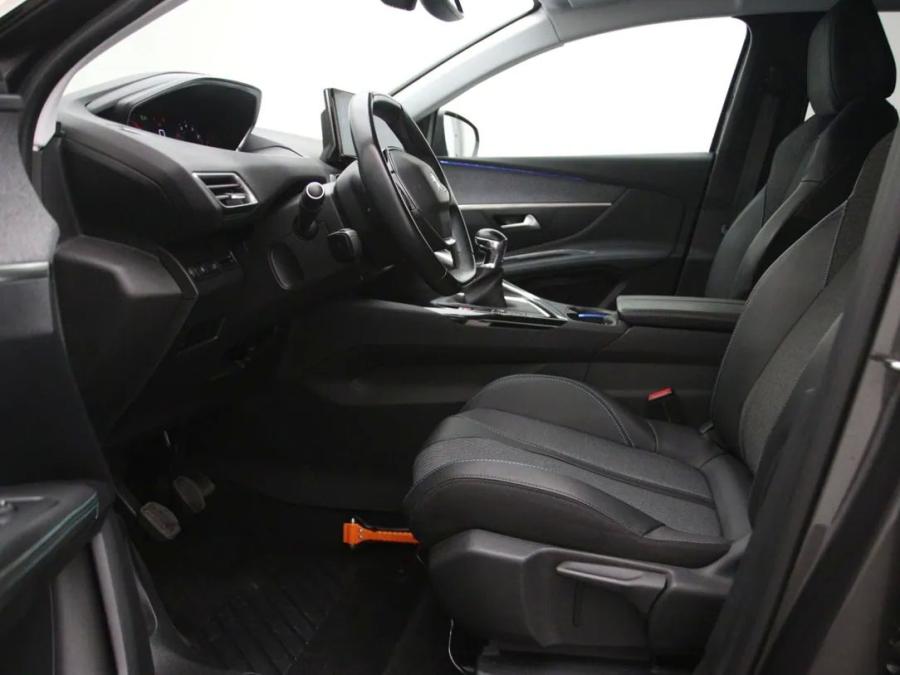 Peugeot 3008 2021 in Vilnius, with an engine capacity of 1.20 L and mileage of 162 thousand km for 13899 €, photo 5 on AUTOMOTO.COM.LV