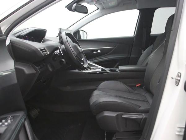 Peugeot 3008 2022 in Vilnius, with an engine capacity of 1.50 L and mileage of 161 thousand km for 18499 €, photo 4 on AUTOMOTO.COM.LV