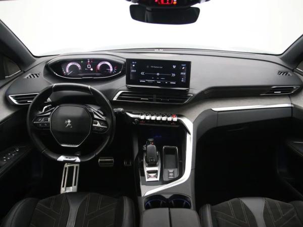 Peugeot 3008 2022 in Vilnius, with an engine capacity of 1.20 L and mileage of 171 thousand km for 15999 €, photo 2 on AUTOMOTO.COM.LV