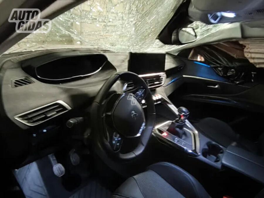 Peugeot 3008 2022 in Kaunas, with an engine capacity of 1.20 L and mileage of 38 thousand km for 7250 €, photo 9 on AUTOMOTO.COM.LV