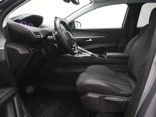 Peugeot 3008 2023 in Vilnius, with an engine capacity of 1.50 L and mileage of 200 thousand km for 18299 €, photo 4 on AUTOMOTO.COM.LV