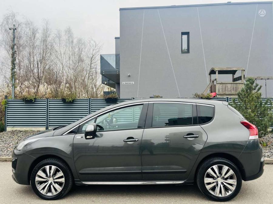 Green Peugeot 3008 2016 in Kaunas, with an engine capacity of 1.20 L and mileage of 121 thousand km for 5750 €, photo 3 on AUTOMOTO.COM.LV