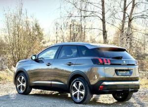 Green Peugeot 3008 2017 in Siauliai, with an engine capacity of 1.20 L and mileage of 135 thousand km for 11950 €, photo 3 on AUTOMOTO.COM.LV