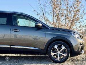 Green Peugeot 3008 2017 in Siauliai, with an engine capacity of 1.20 L and mileage of 135 thousand km for 11950 €, photo 8 on AUTOMOTO.COM.LV