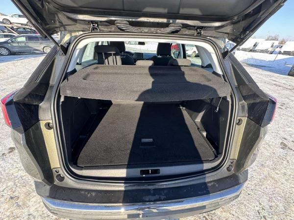 Green Peugeot 3008 2017 in Taurage, with an engine capacity of 1.20 L and mileage of 143 thousand km for 8200 €, photo 11 on AUTOMOTO.COM.LV