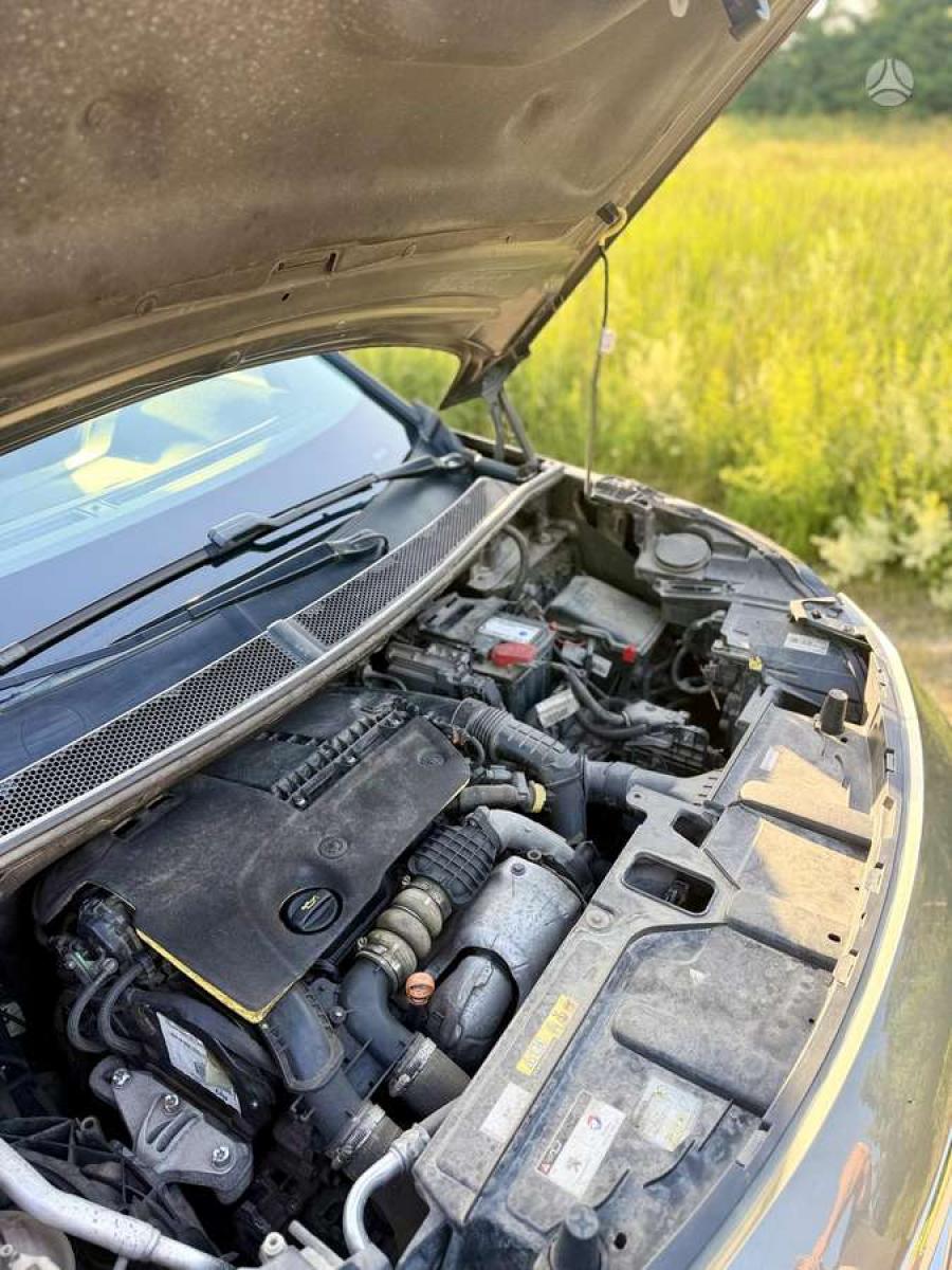 Green Peugeot 3008 2017 in Klaipeda, with an engine capacity of 1.56 L and mileage of 275 thousand km for 9600 €, photo 13 on AUTOMOTO.COM.LV