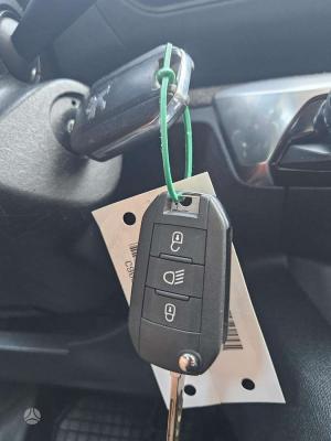 Zaļš Peugeot 3008 2017 Šauļi, ar dzinēja tilpumu 1.20 L un nobraukumu 226 tūkst. km par 10450 €, foto 20 vietnē AUTOMOTO.COM.LV