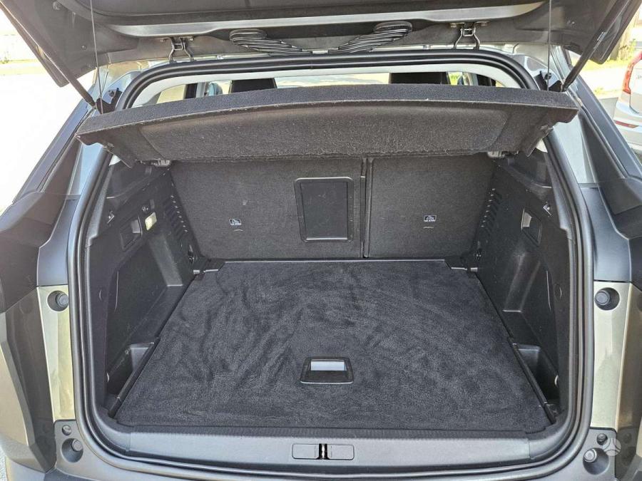 Green Peugeot 3008 2017 in Siauliai, with an engine capacity of 1.20 L and mileage of 226 thousand km for 10450 €, photo 13 on AUTOMOTO.COM.LV