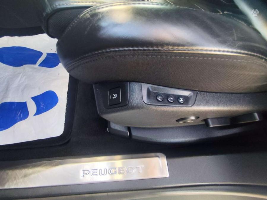 Zaļš Peugeot 3008 2018 Šauļi, ar dzinēja tilpumu 2.00 L un nobraukumu 240 tūkst. km par 13200 €, foto 17 vietnē AUTOMOTO.COM.LV