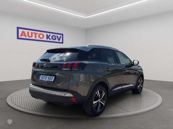 Green Peugeot 3008 2018 in Kaunas, with an engine capacity of 1.20 L and mileage of 120 thousand km for 11799 €, photo 5 on AUTOMOTO.COM.LV