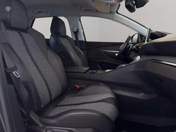 Green Peugeot 3008 2018 in Kaunas, with an engine capacity of 1.20 L and mileage of 120 thousand km for 11799 €, photo 8 on AUTOMOTO.COM.LV