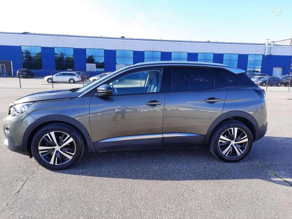 Peugeot 3008 2018 in Kaunas on AUTOMOTO.COM.LV Green Peugeot 3008 2018 in Kaunas, with an engine capacity of 1.50 L and mileage of 154 thousand km for 9995 €, photo 7 on AUTOMOTO.COM.LV