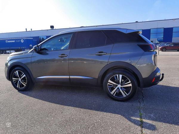 Peugeot 3008 2018 in Kaunas on AUTOMOTO.COM.LV Green Peugeot 3008 2018 in Kaunas, with an engine capacity of 1.50 L and mileage of 154 thousand km for 9995 €, photo 8 on AUTOMOTO.COM.LV