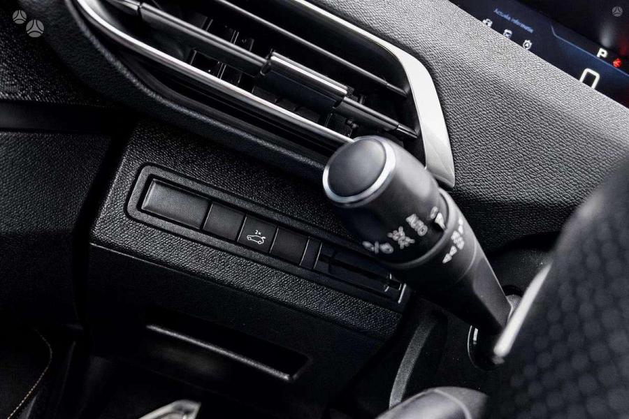 Green Peugeot 3008 2018 in Marijampole, with an engine capacity of 1.50 L and mileage of 181 thousand km for 15367 €, photo 18 on AUTOMOTO.COM.LV