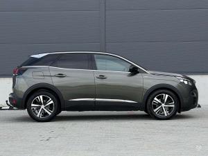 Green Peugeot 3008 2018 in Siauliai, with an engine capacity of 1.60 L and mileage of 181 thousand km for 12590 €, photo 5 on AUTOMOTO.COM.LV