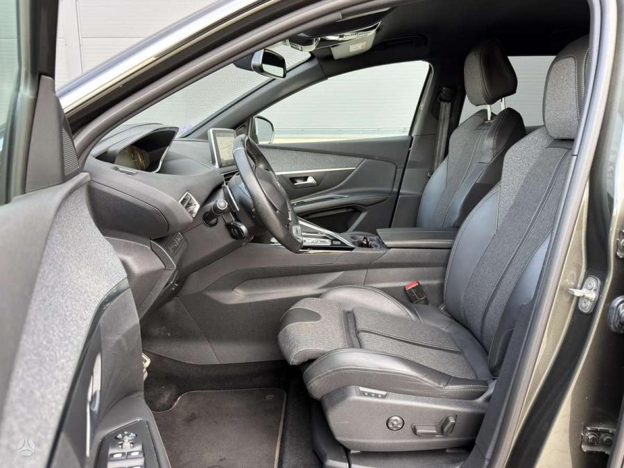 Green Peugeot 3008 2018 in Siauliai, with an engine capacity of 1.60 L and mileage of 181 thousand km for 12590 €, photo 13 on AUTOMOTO.COM.LV