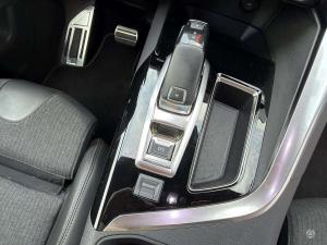 Green Peugeot 3008 2018 in Siauliai, with an engine capacity of 1.60 L and mileage of 181 thousand km for 12590 €, photo 31 on AUTOMOTO.COM.LV