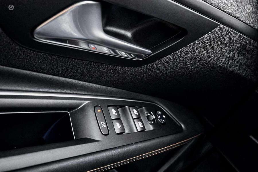 Zaļš Peugeot 3008 2018 Marijampole, ar dzinēja tilpumu 1.50 L un nobraukumu 181 tūkst. km par 15367 €, foto 19 vietnē AUTOMOTO.COM.LV