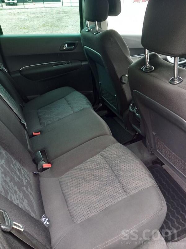 Zaļš Peugeot 3008 2011 Cēsis, ar dzinēja tilpumu 2.00 L un nobraukumu 238 tūkst. km par 3990 €, foto 3 vietnē AUTOMOTO.COM.LV