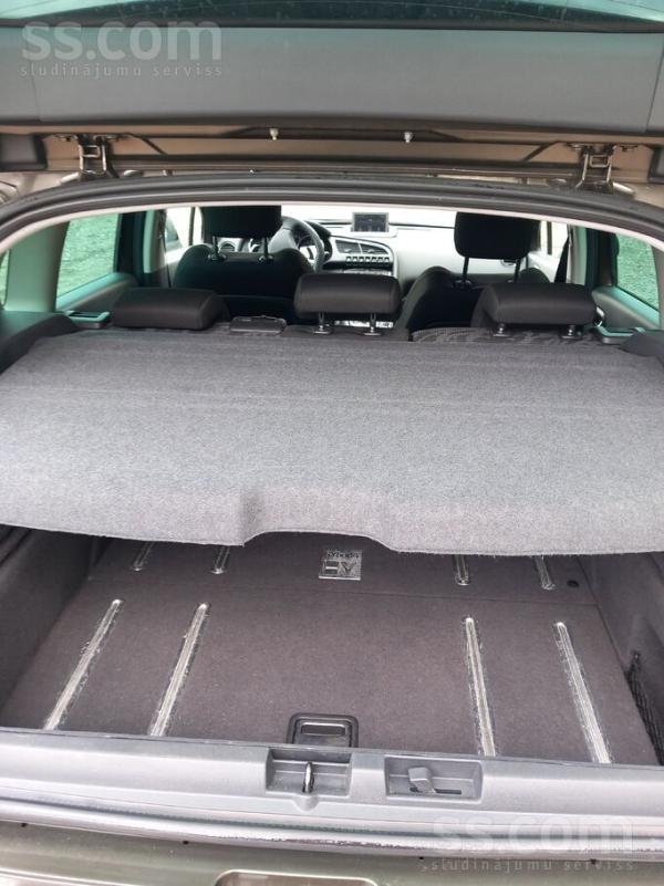 Zaļš Peugeot 3008 2011 Cēsis, ar dzinēja tilpumu 2.00 L un nobraukumu 238 tūkst. km par 3990 €, foto 4 vietnē AUTOMOTO.COM.LV