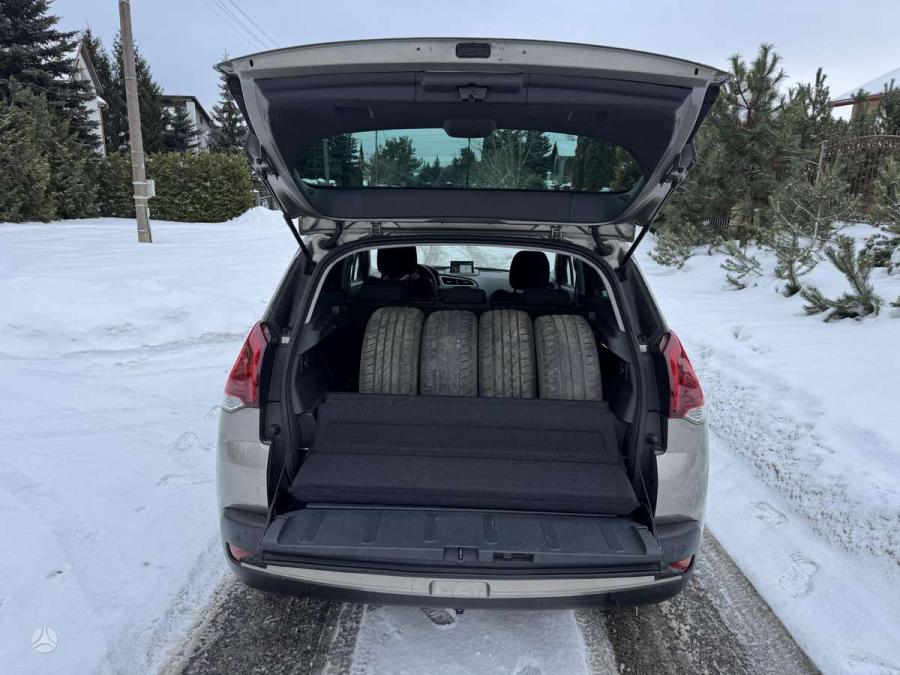 Green Peugeot 3008 2015 in Vilnius, with an engine capacity of 1.60 L and mileage of 280 thousand km for 4850 €, photo 10 on AUTOMOTO.COM.LV