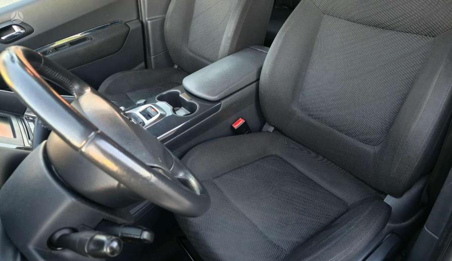 Pelēks Peugeot 3008 2009 Viļņa, ar dzinēja tilpumu 1.56 L un nobraukumu 303 tūkst. km par 3900 €, foto 16 vietnē AUTOMOTO.COM.LV