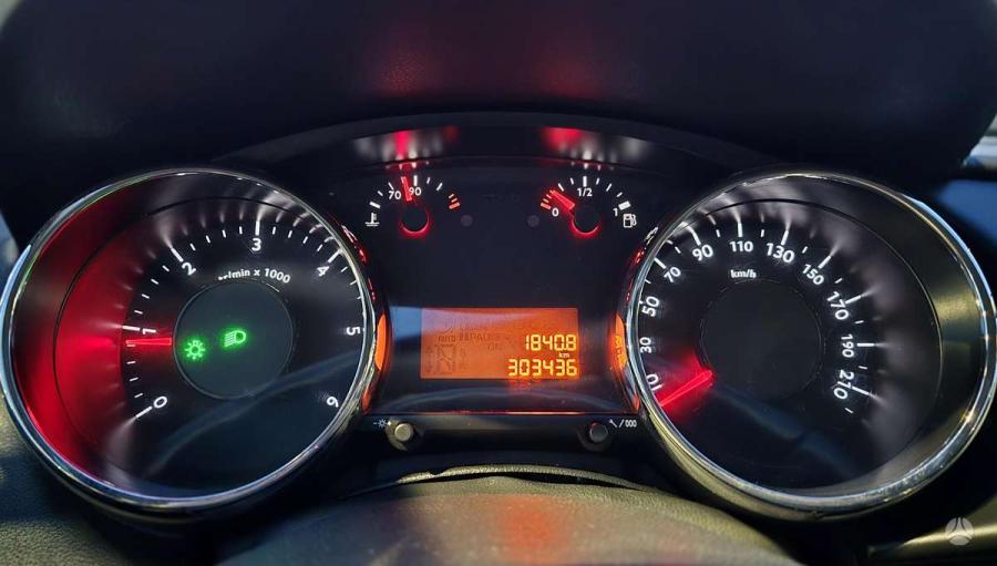 Pelēks Peugeot 3008 2009 Viļņa, ar dzinēja tilpumu 1.56 L un nobraukumu 303 tūkst. km par 3900 €, foto 18 vietnē AUTOMOTO.COM.LV