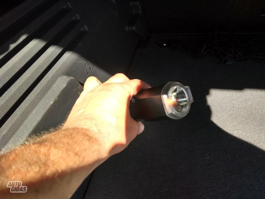 Pelēks Peugeot 3008 2010 Vilkaviškis, ar dzinēja tilpumu 1.60 L un nobraukumu 243 tūkst. km par 3000 €, foto 17 vietnē AUTOMOTO.COM.LV