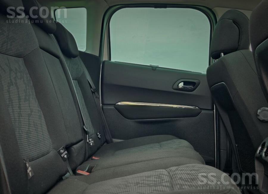 Pelēks Peugeot 3008 2010 Jelgava, ar dzinēja tilpumu 1.60 L un nobraukumu 170 tūkst. km par 4490 €, foto 13 vietnē AUTOMOTO.COM.LV