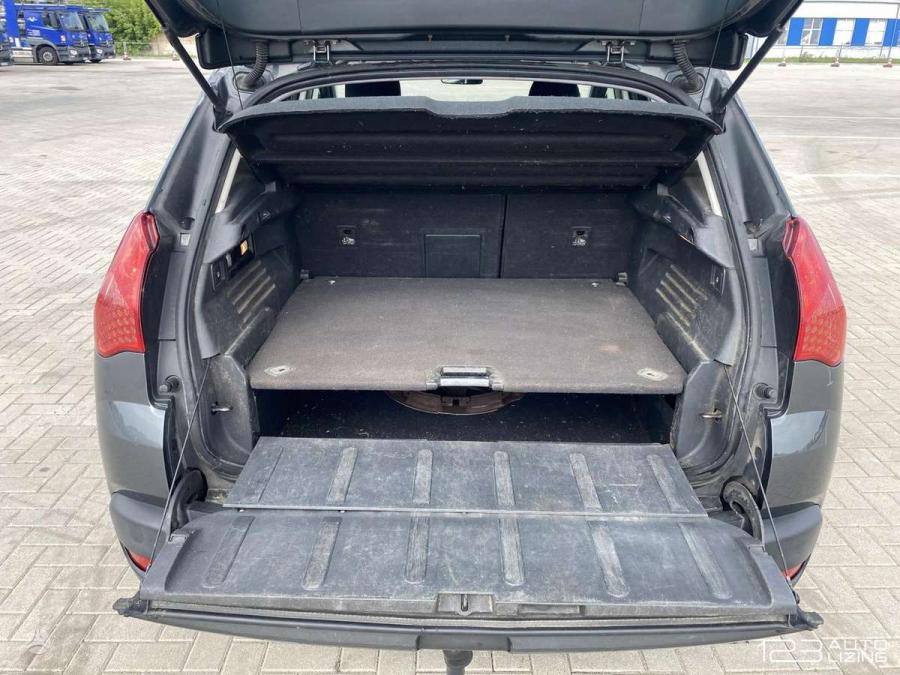 Grey Peugeot 3008 2010 in Taurage, with an engine capacity of 1.60 L and mileage of 236 thousand km for 1950 €, photo 10 on AUTOMOTO.COM.LV