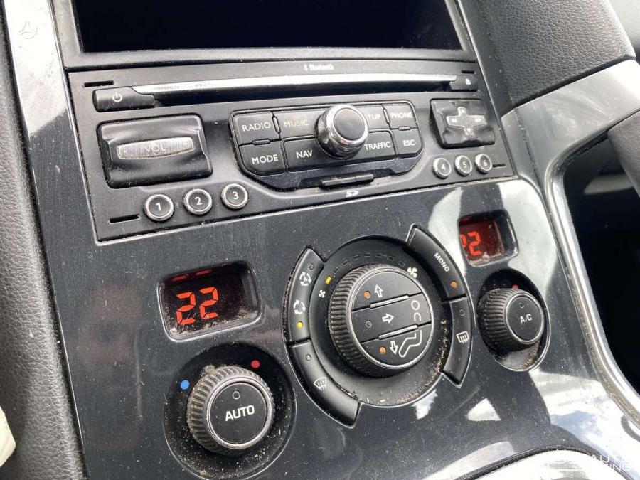 Grey Peugeot 3008 2010 in Taurage, with an engine capacity of 1.60 L and mileage of 236 thousand km for 1950 €, photo 16 on AUTOMOTO.COM.LV