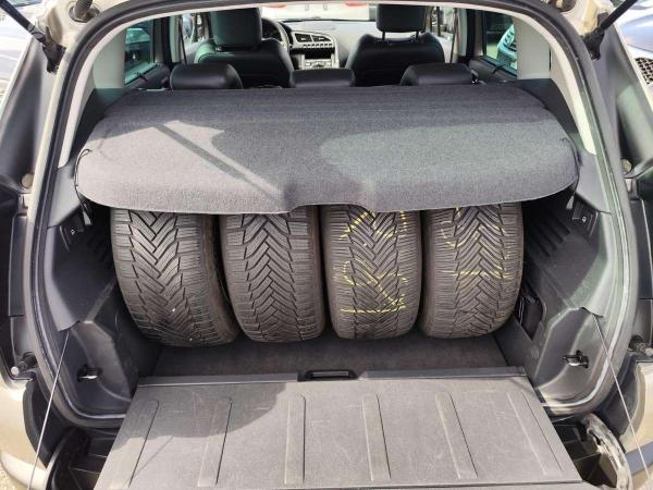 Pelēks Peugeot 3008 2010 Marijampole, ar dzinēja tilpumu 2.00 L un nobraukumu 212 tūkst. km par 3800 €, foto 11 vietnē AUTOMOTO.COM.LV