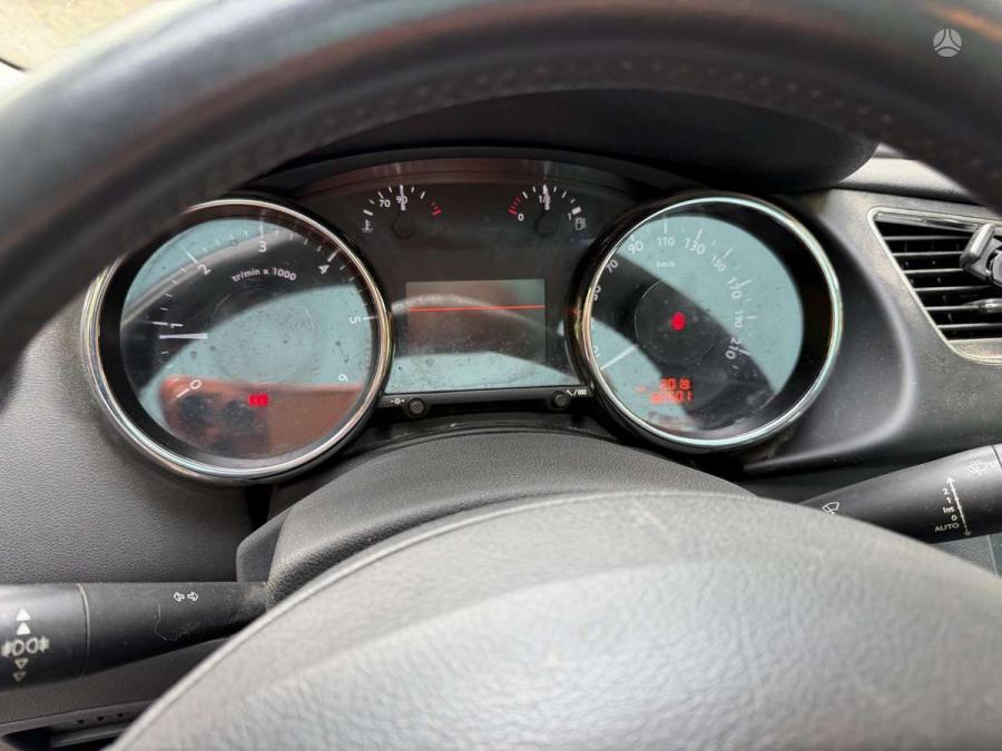 Pelēks Peugeot 3008 2010 Tauragė, ar dzinēja tilpumu 1.56 L un nobraukumu 182 tūkst. km par 3100 €, foto 13 vietnē AUTOMOTO.COM.LV