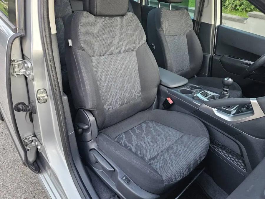 Pelēks Peugeot 3008 2011 Jēkabpils, ar dzinēja tilpumu 1.60 L un nobraukumu 176 tūkst. km par 4890 €, foto 25 vietnē AUTOMOTO.COM.LV